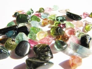 ⭐Turmalina, Cristalul Purificator și Protector | ⭐EnergiaConştiinţei.ro